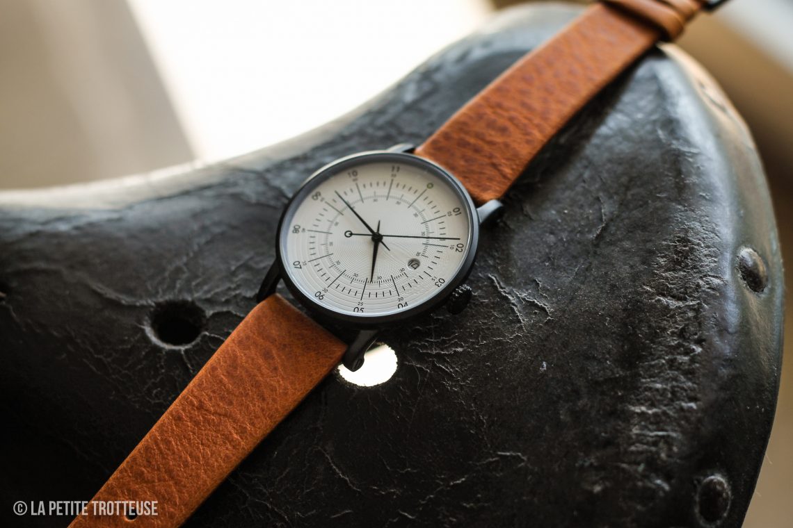 On teste pour vous la Squarestreet SQ38, une montre design très sympa!
